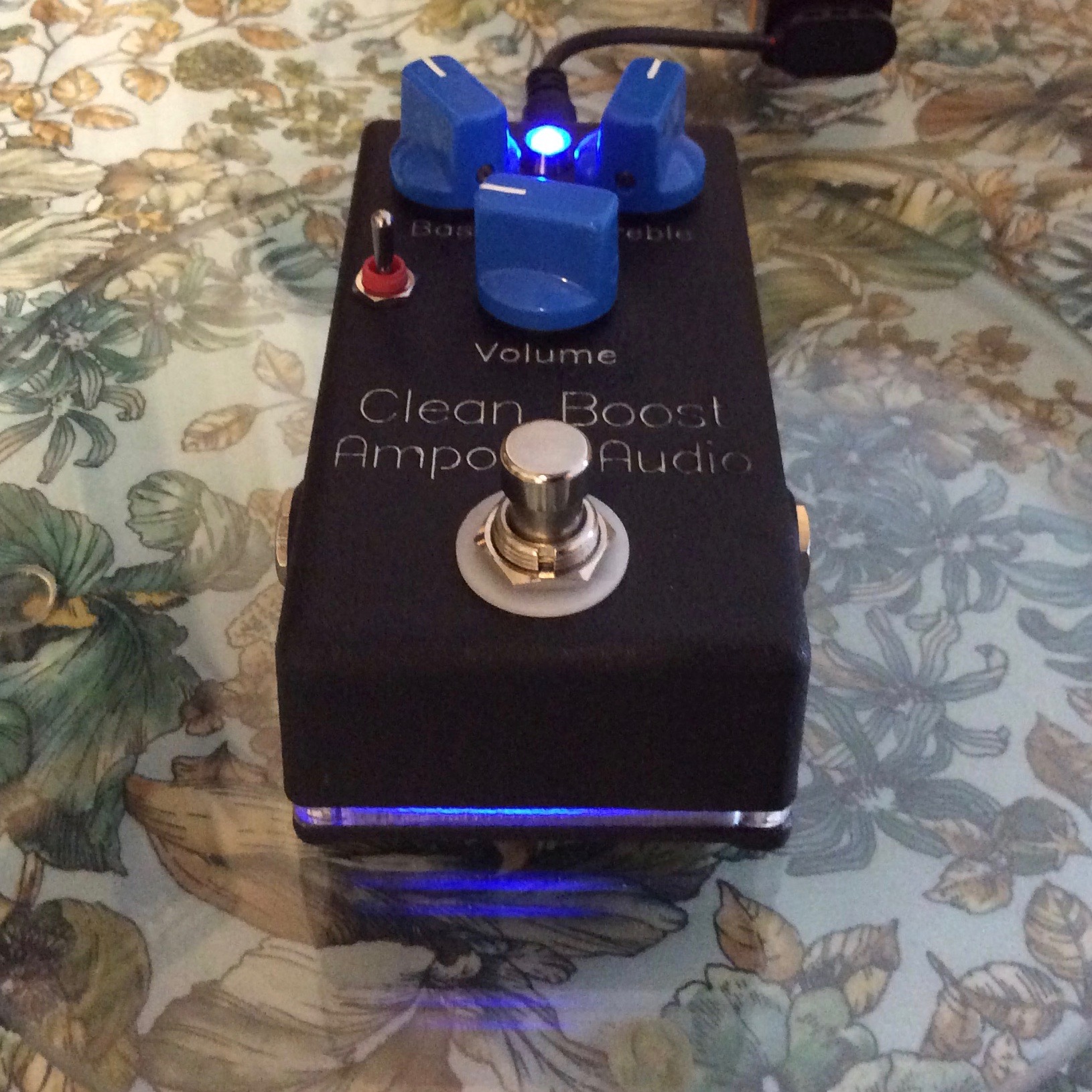 Clean FET boost pedal with EQ. Based on the Boss FA1. – Ampoule Audio